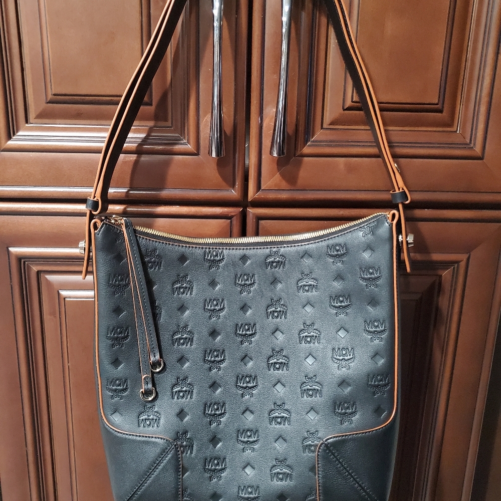 Mcm Klara Medium Monogram Leather Hobo Bag - Gem